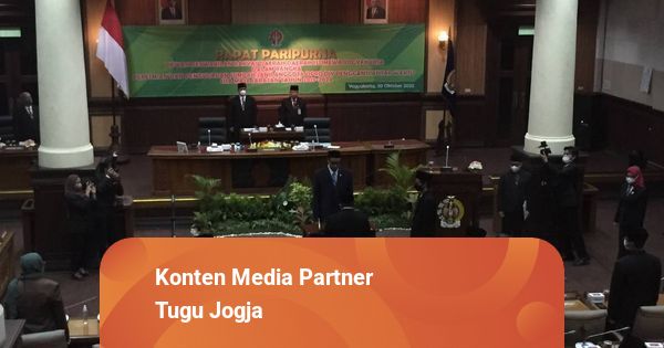 Reda Refitra Dilantik Jadi Pengganti Antar Waktu (PAW) Anggota DPRD DIY | kumparan.com